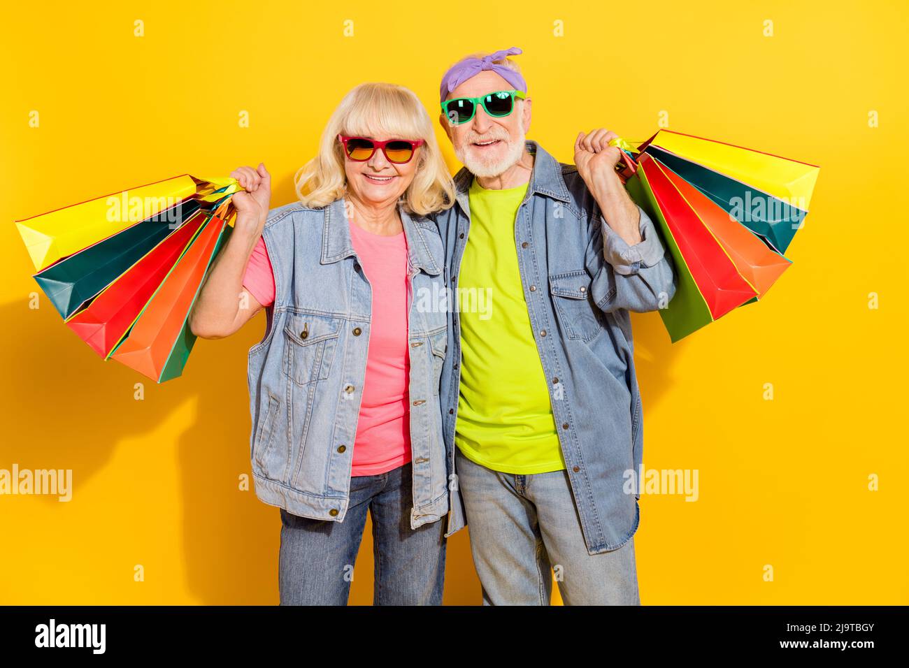 Photo of funny pretty girlfriend boyfriend dressed denim outfit holding ...