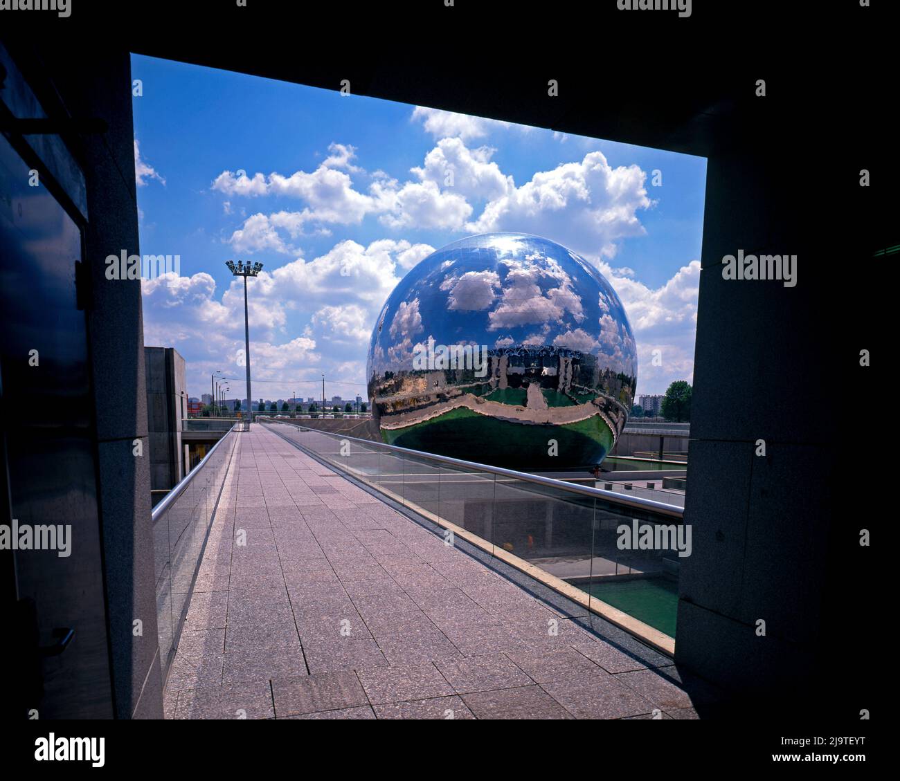 Geodesic dome paris hi-res stock photography and images - Alamy