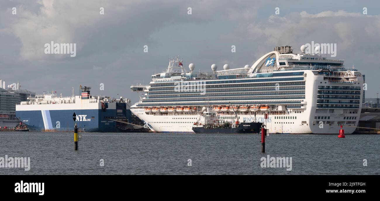Garnet leader hi-res stock photography and images - Alamy