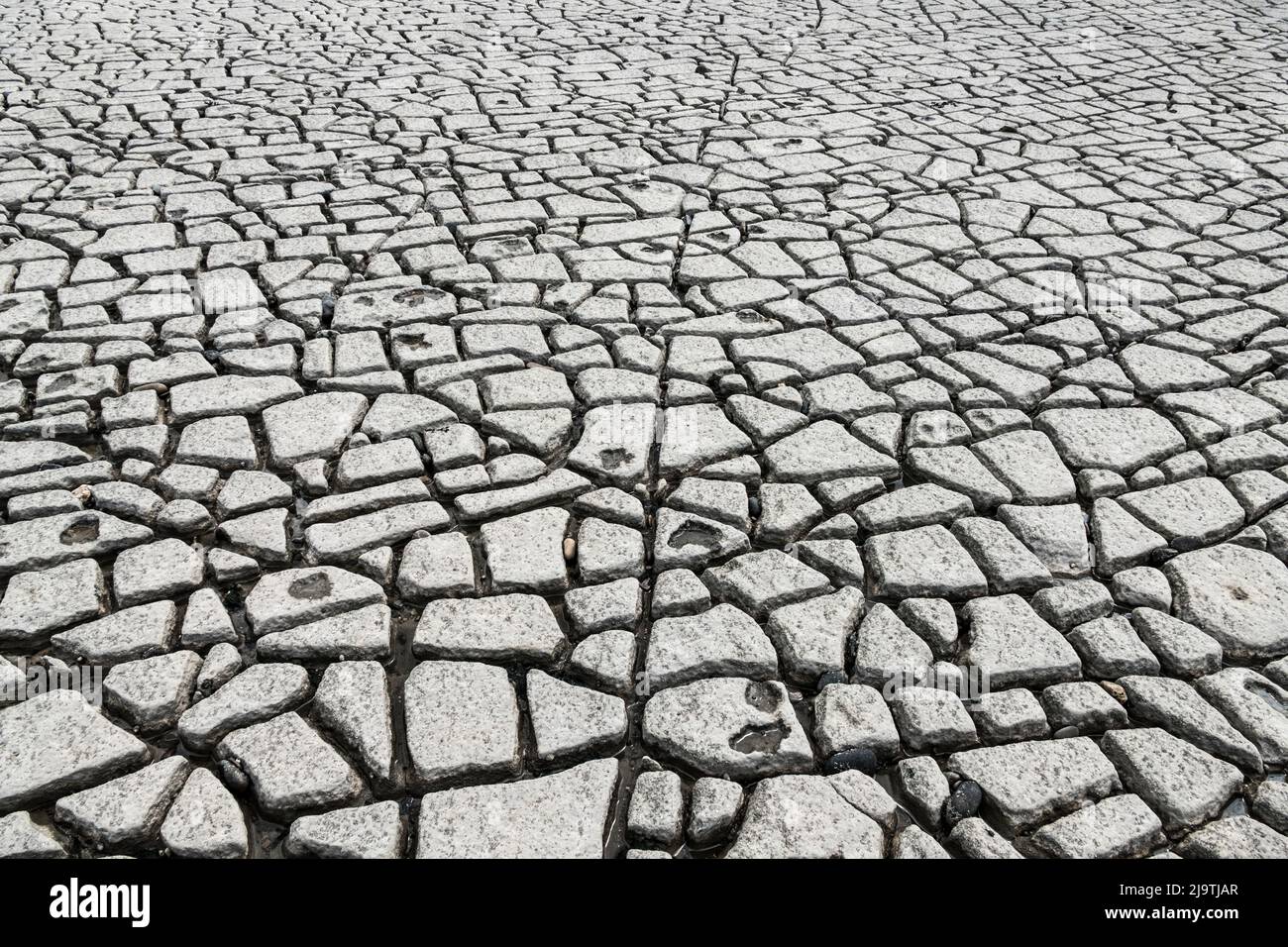 Limestone wave-cut platform Stock Photo - Alamy