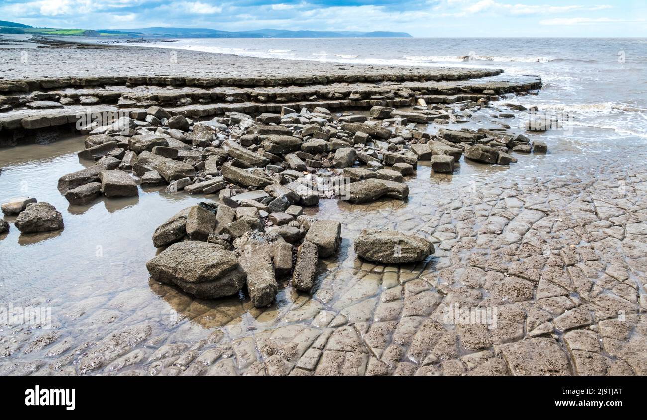 Collapsing limestone wave-cut platform Stock Photo - Alamy