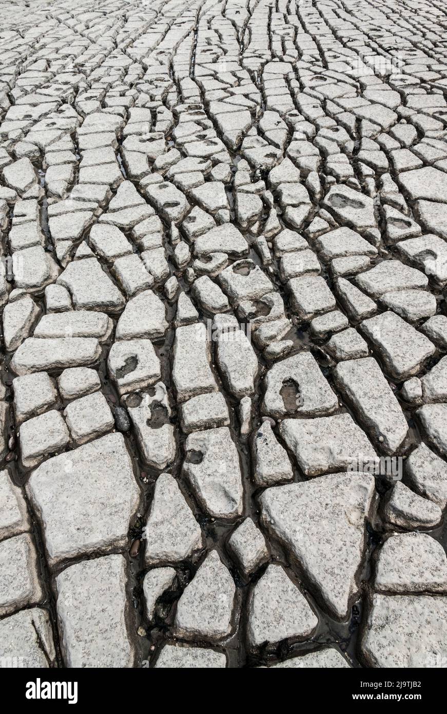 Limestone wave-cut platform Stock Photo - Alamy