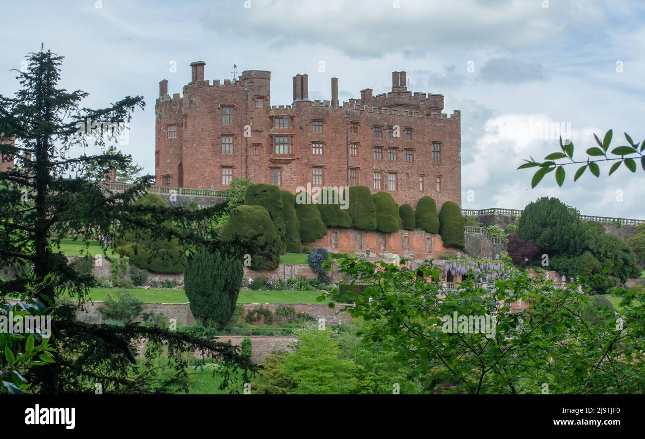 Statue in gardens powis castle hi-res stock photography and images - Alamy