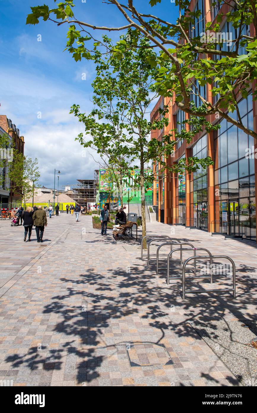 Carrington Street and the entrance to the walkway through to Lister ...