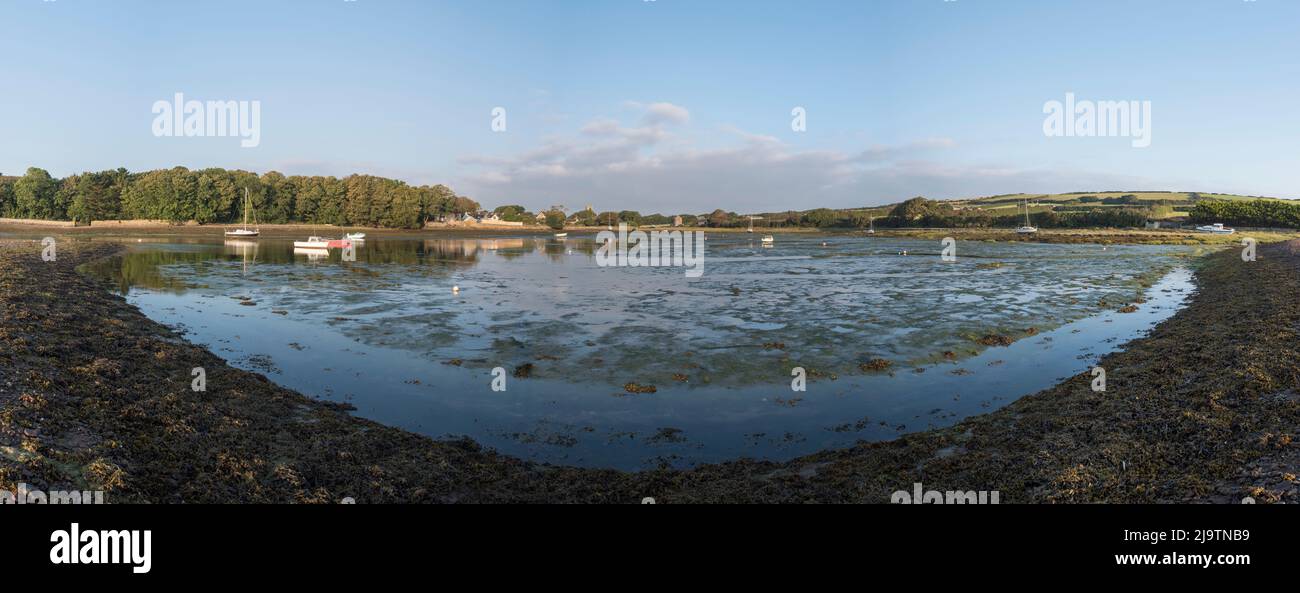 Angle bay wales hi-res stock photography and images - Alamy