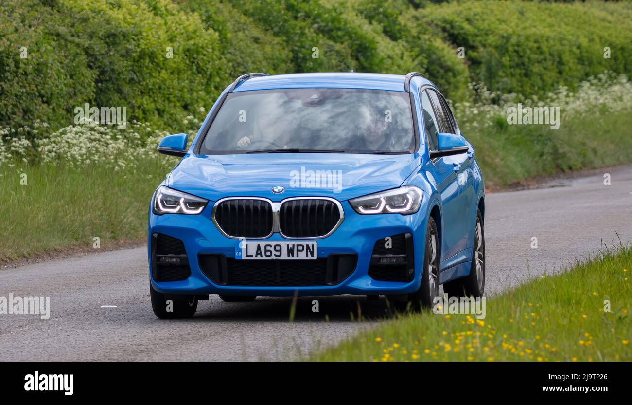 Blue bmw hi-res stock photography and images - Alamy