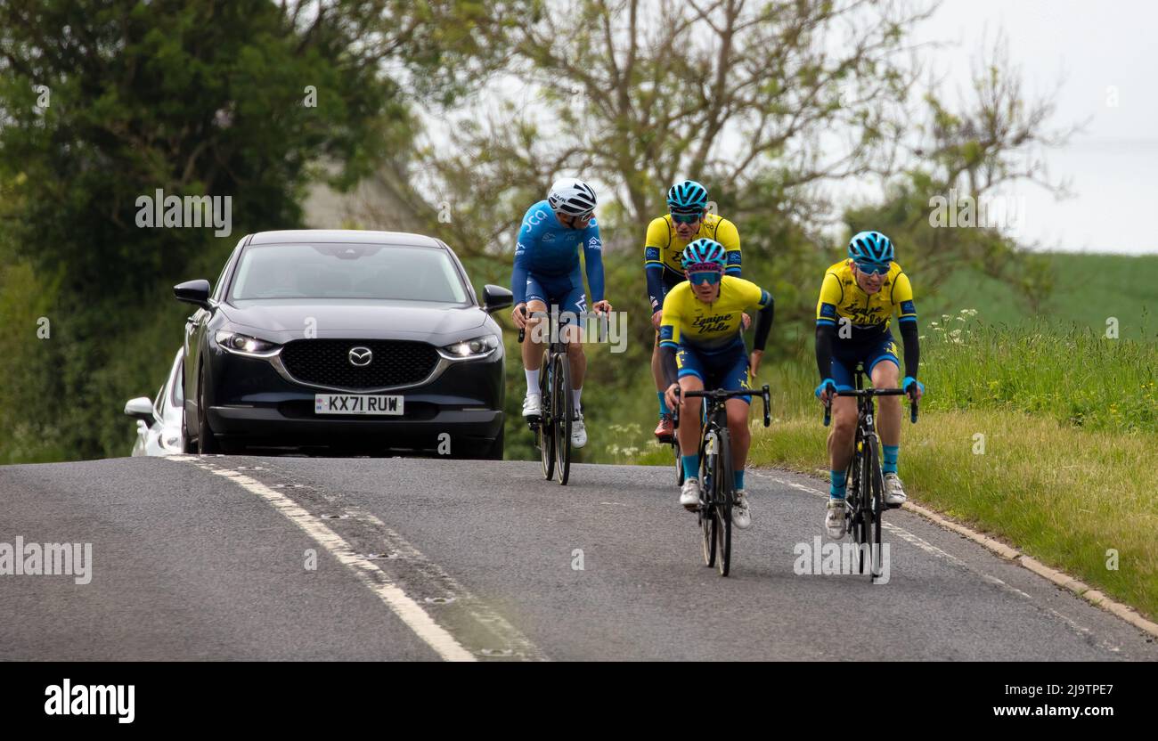 Group of cyclists lycra hi-res stock photography and images - Alamy