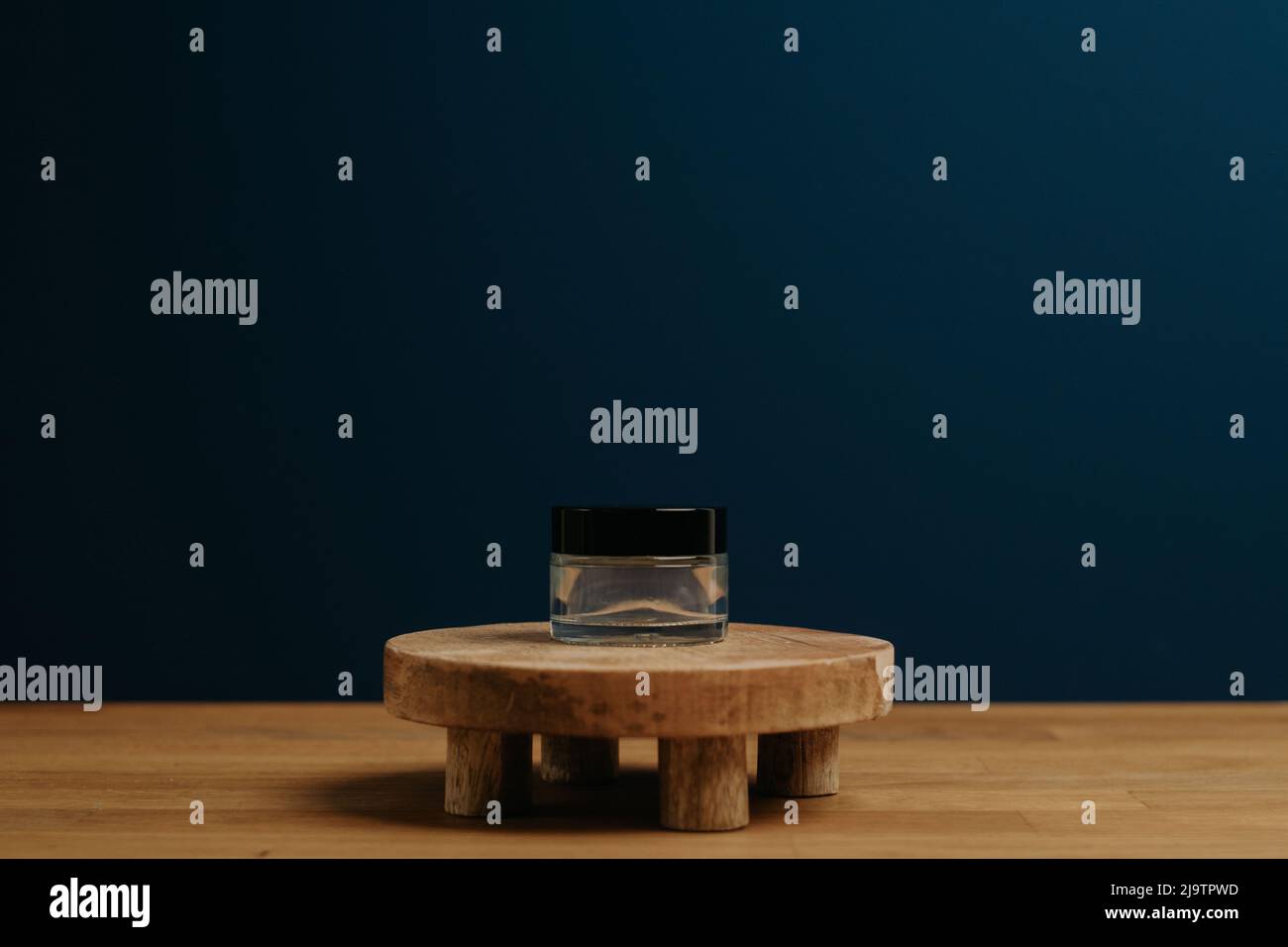 Empty glass pedestal display showcase hi-res stock photography and ...