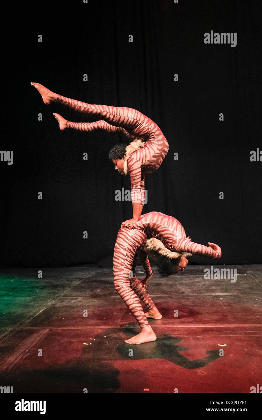 London, UK. 25th May, 2022. Contortionists and acrobats Semeret ...
