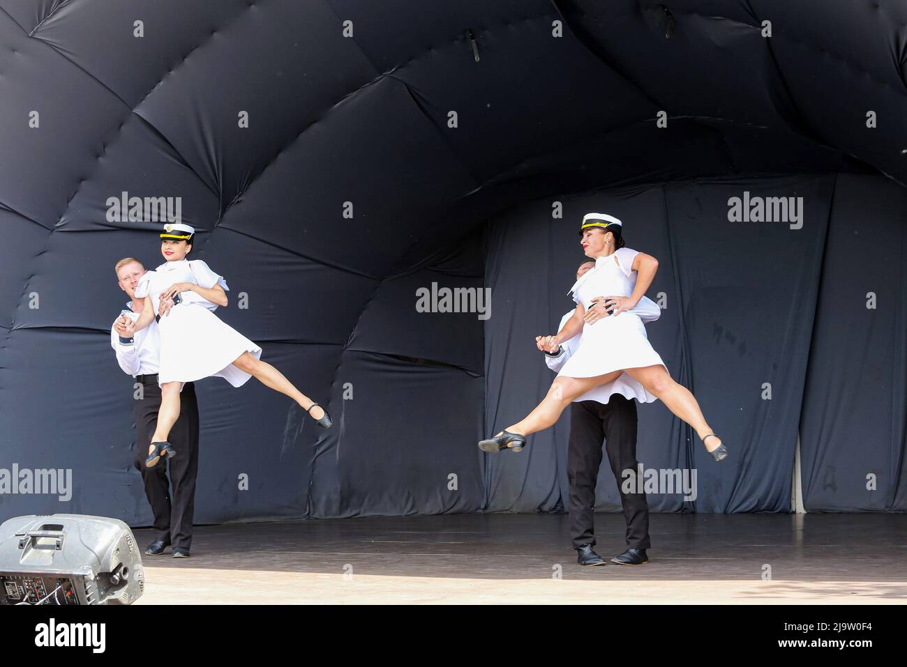 Navy uniforms hi-res stock photography and images - Alamy