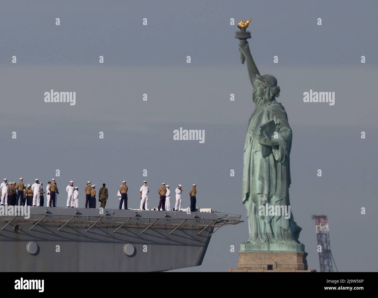 New York, United States. 25th May, 2022. Men and women in uniform stand ...
