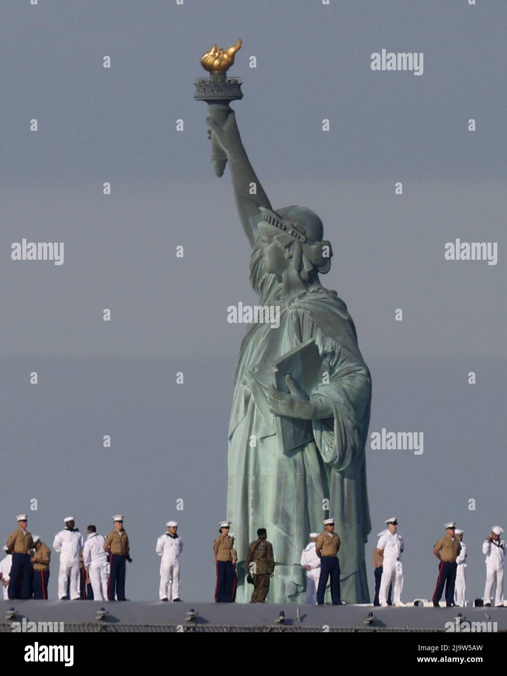 New York, United States. 25th May, 2022. Men and women in uniform stand ...