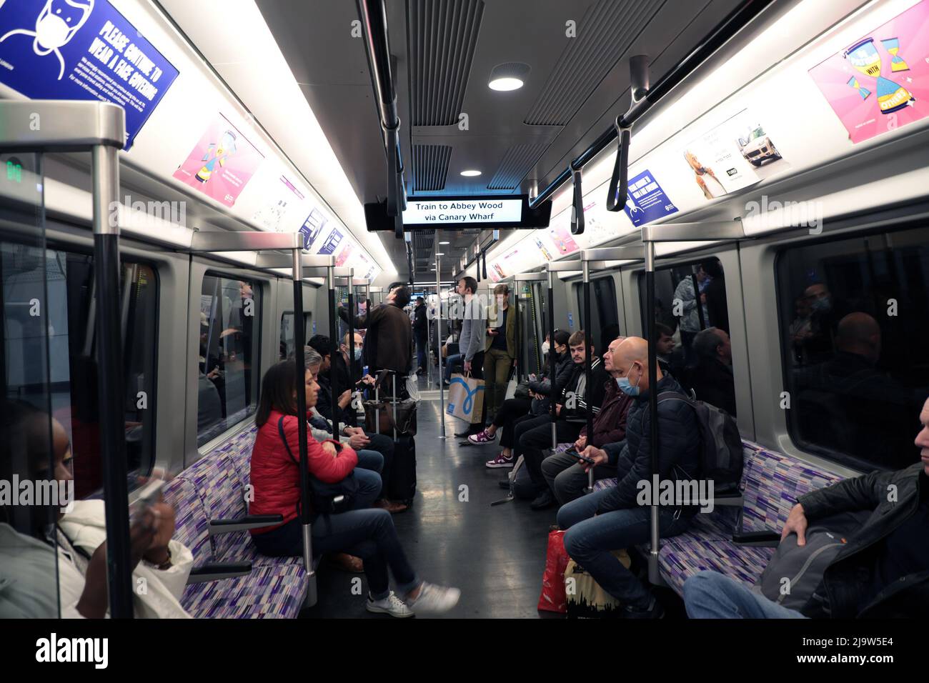 Queen elizabeth reading station hi-res stock photography and images - Alamy