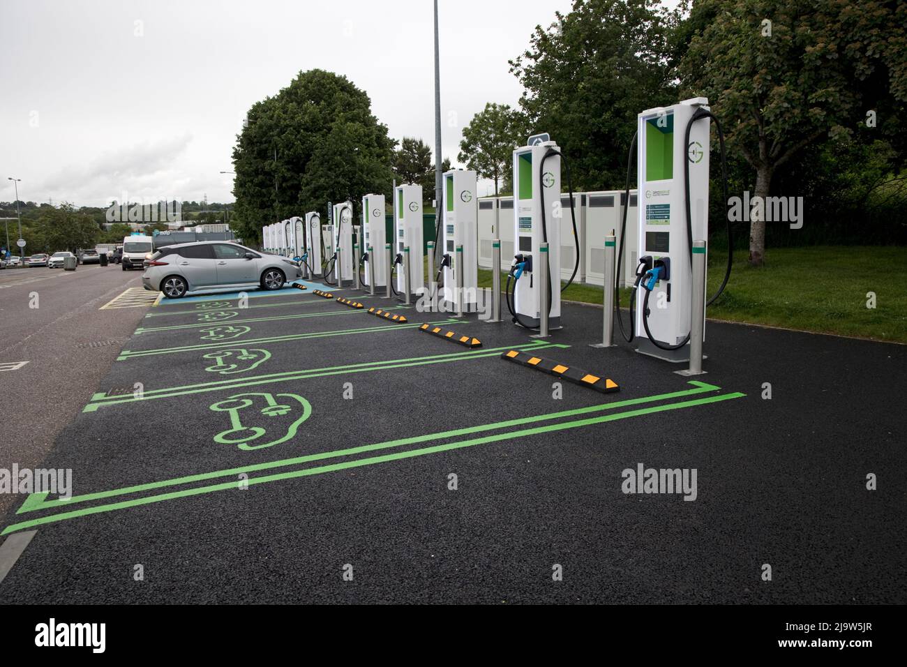 New Gridserve bank of EV charging points Junction 30 on M5 features 12 ...