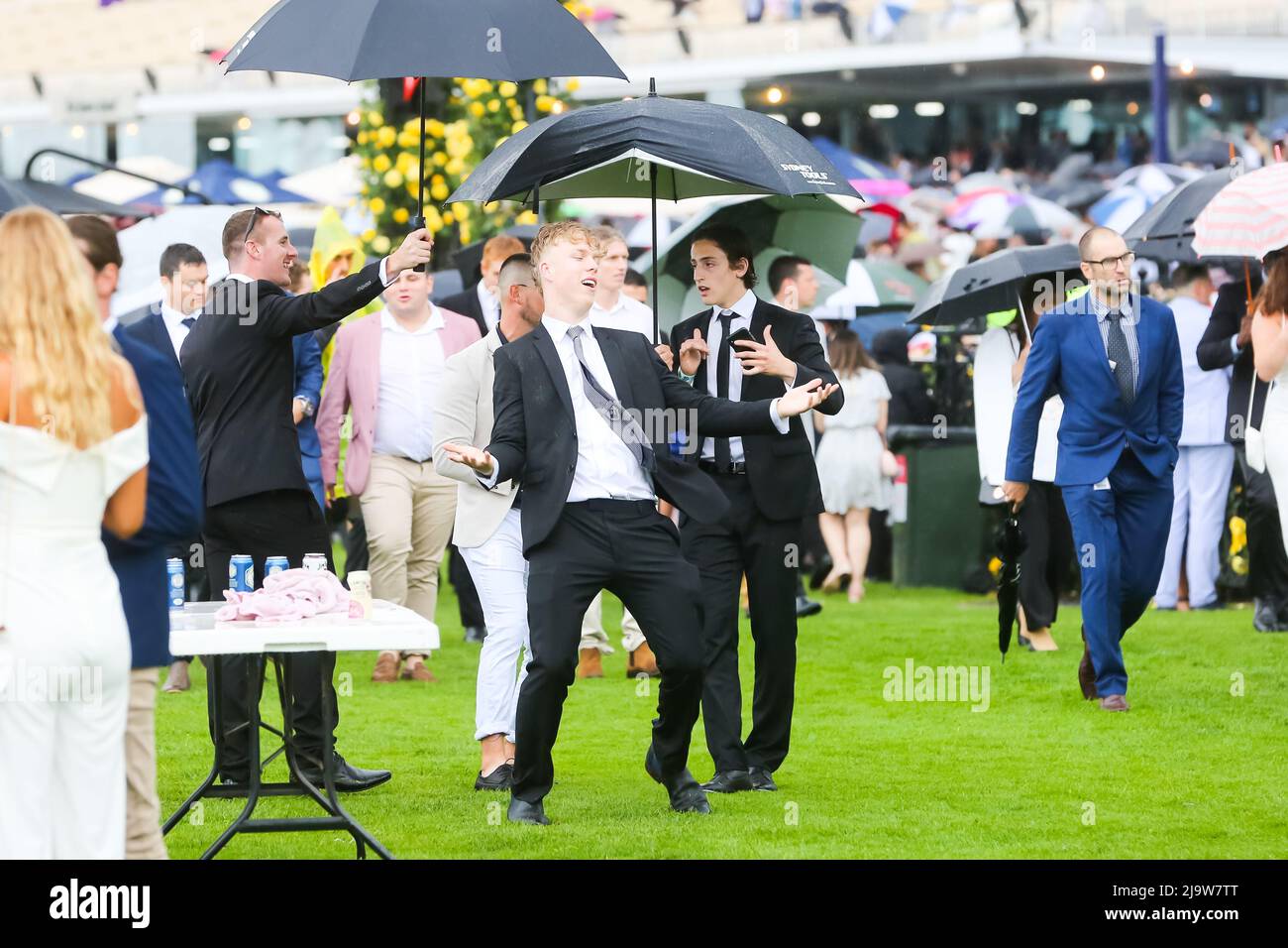 2019 Melbourne Cup Carnival - AAMI Victoria Derby Day Stock Photo - Alamy