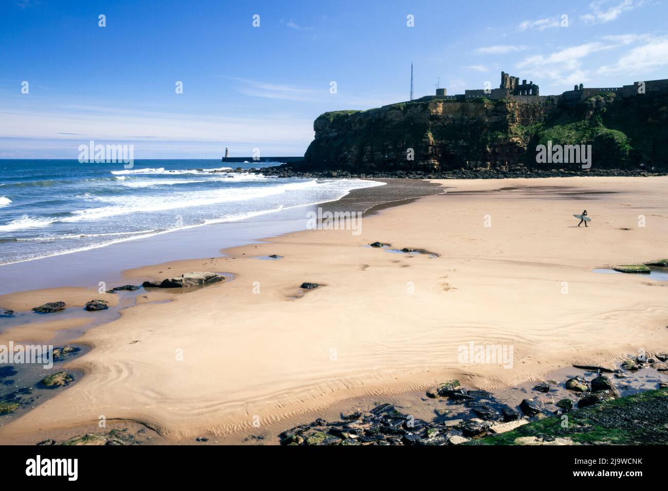 King edwards bay and tynemouth priory hi-res stock photography and ...