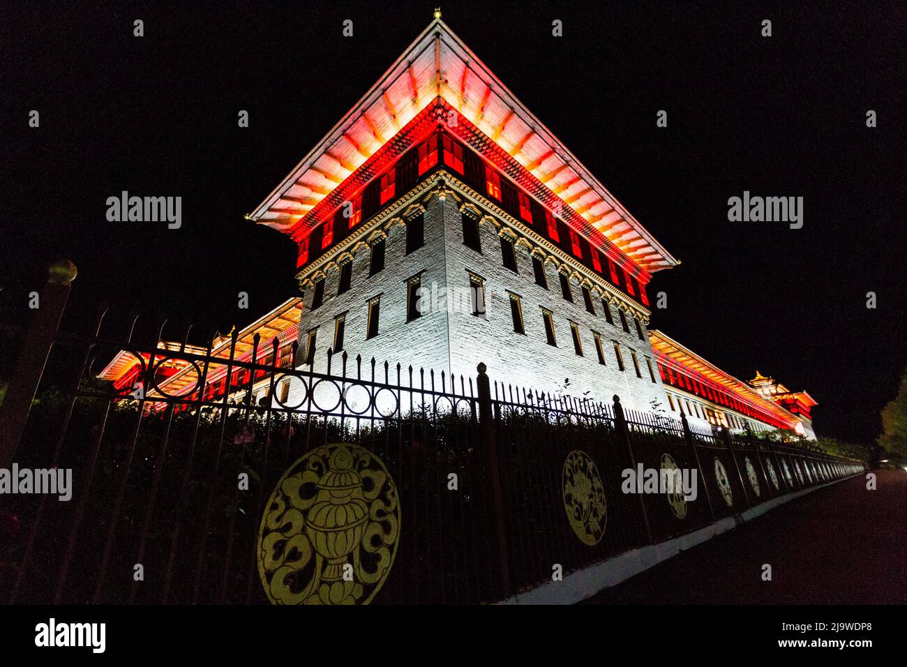 Palace bhutan hi-res stock photography and images - Alamy