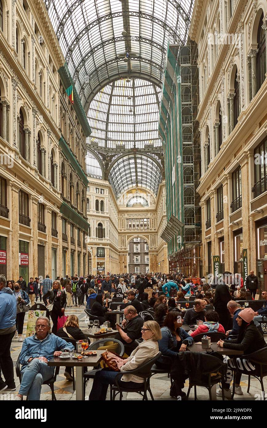 Covered arcade hi-res stock photography and images - Alamy