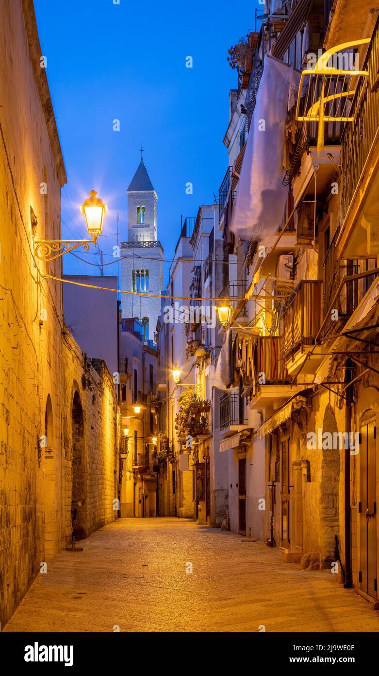 Old city bari hi-res stock photography and images - Alamy