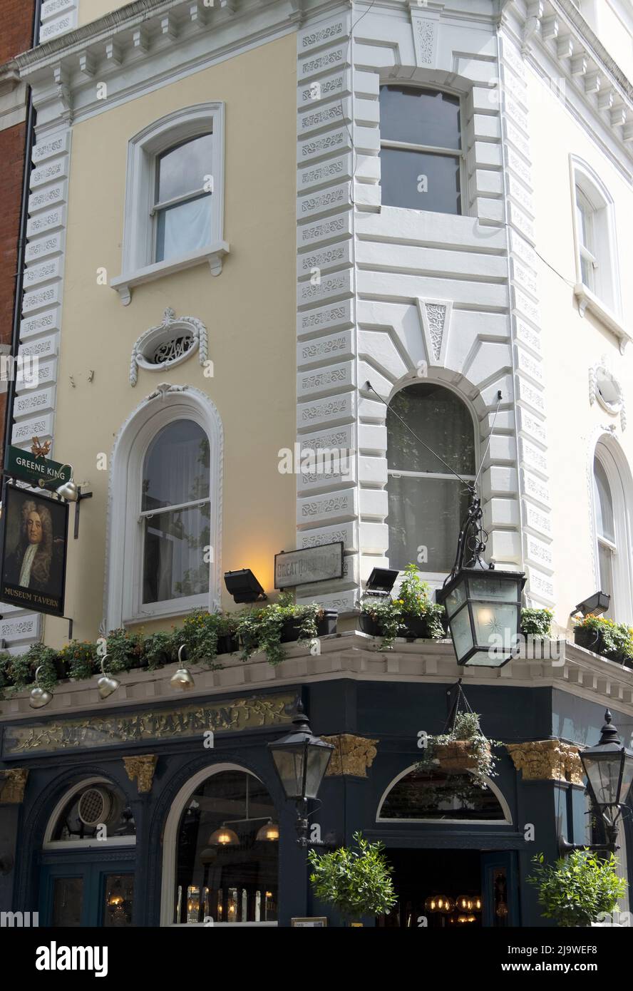Pub exterior in London,England Stock Photo - Alamy
