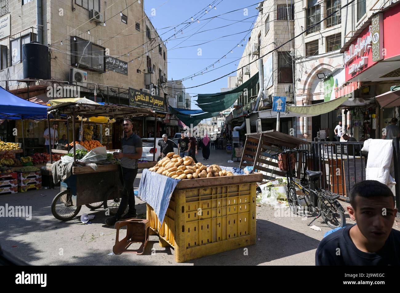 PALESTINE, town Jenin, street life / PALÄSTINA, Stadt Jenin ...