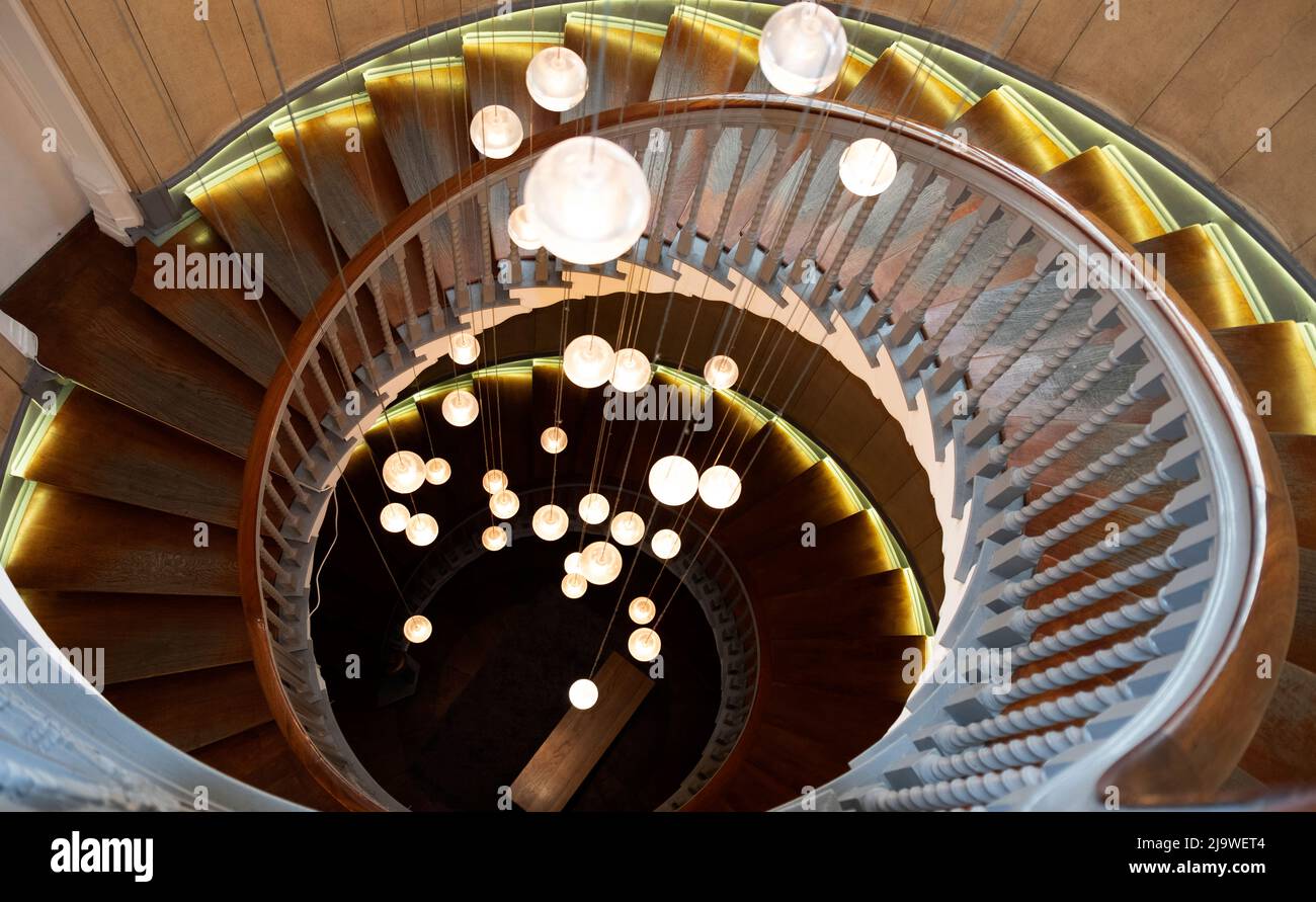 Heals building london hi-res stock photography and images - Alamy