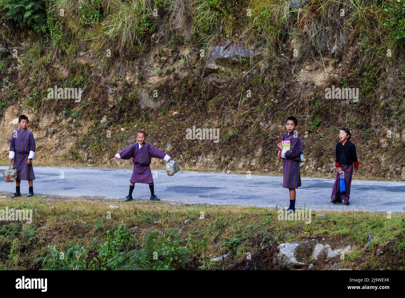 Bhutanese kids hi-res stock photography and images - Alamy