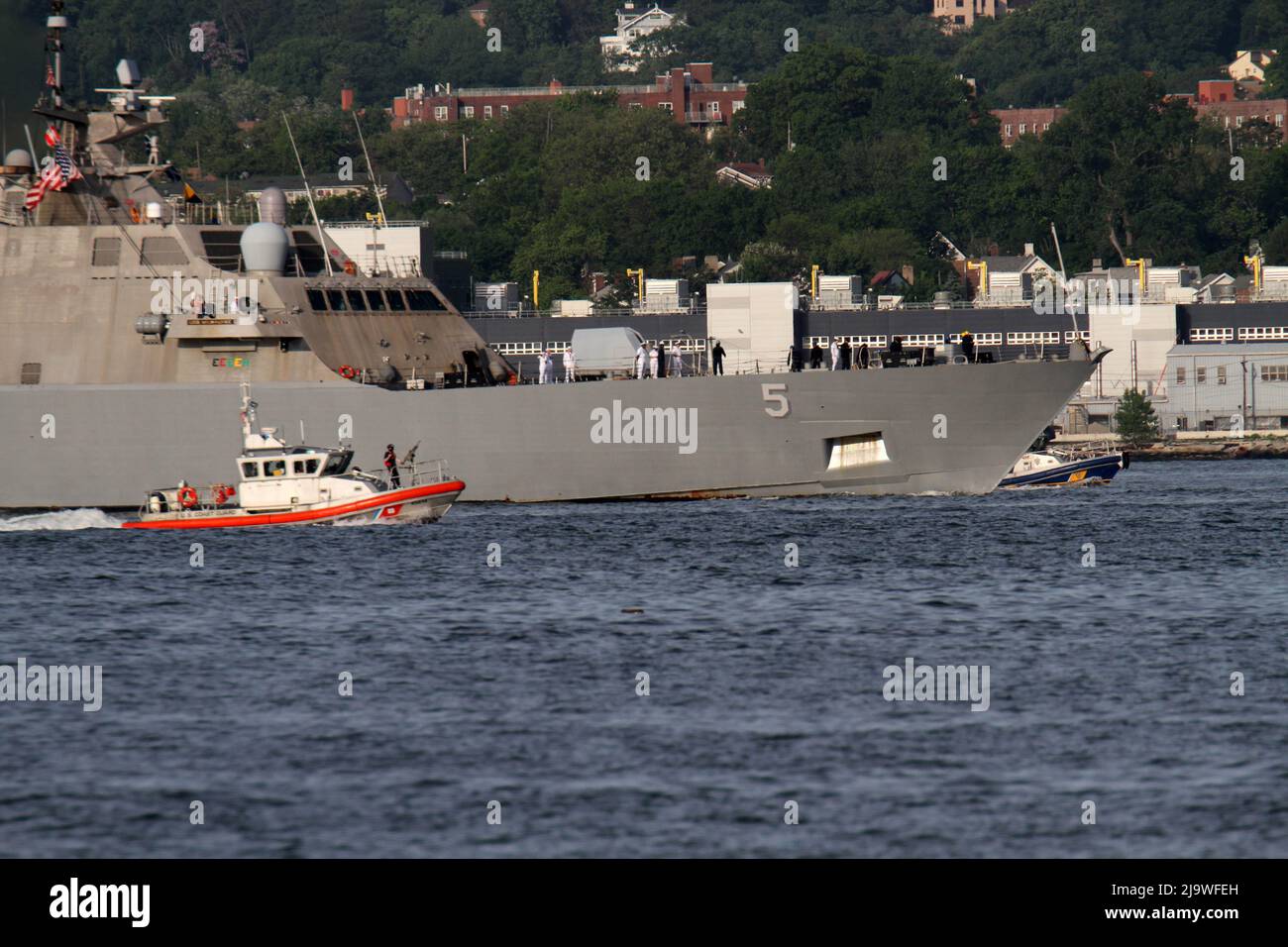 Freedom class littoral combat ship hi-res stock photography and images ...