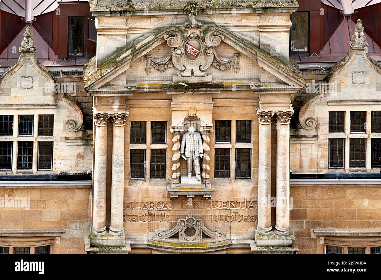 ORIEL COLLEGE OXFORD STATUE OF CECIL RHODES ON THE FACADE OF THE RHODES BUILDING IN THE HIGH ...