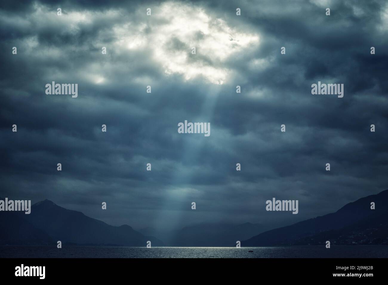 Sunbeam storm hi-res stock photography and images - Alamy