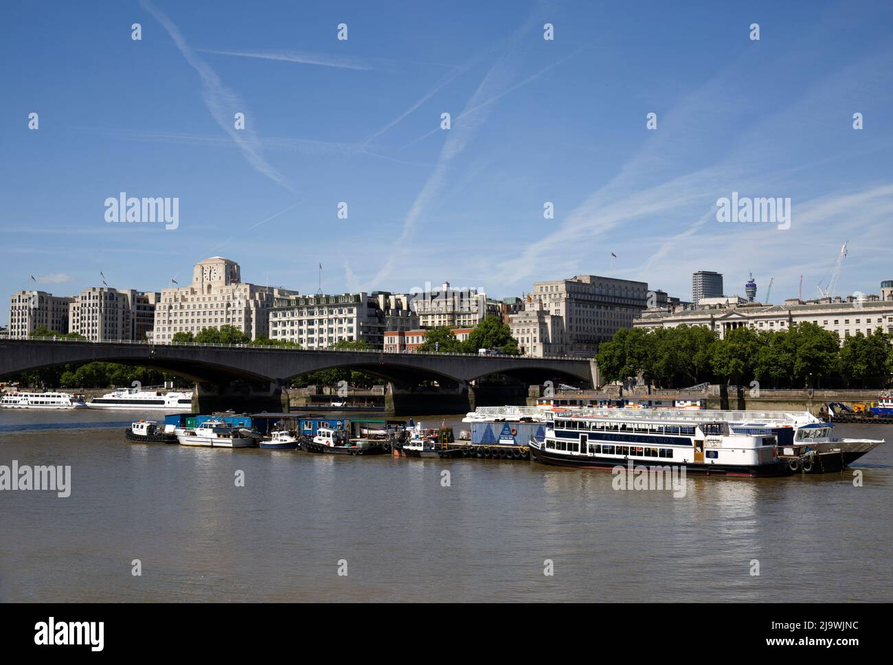 Shell Building River Thames London Stock Photo - Alamy