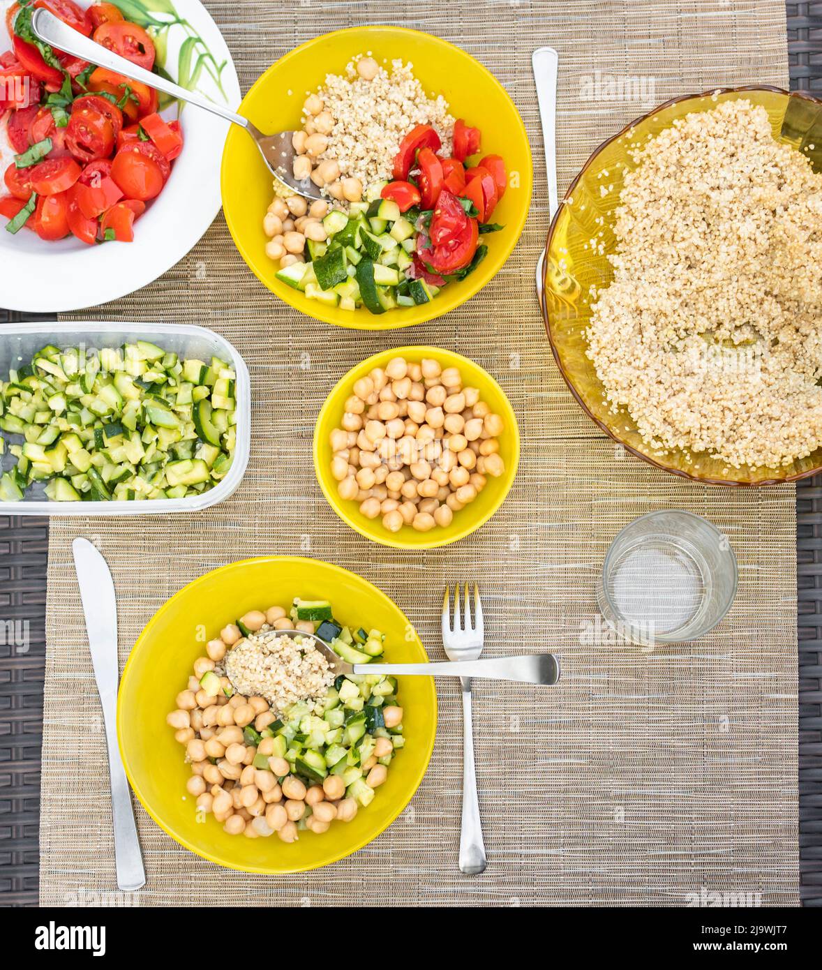 Vegetarian meal lunch table hi-res stock photography and images - Alamy