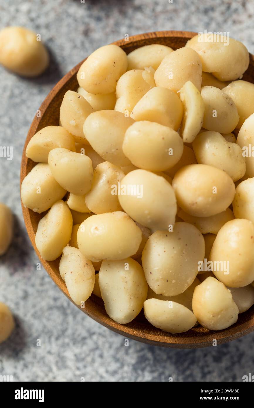 Shelled and unshelled nuts hi-res stock photography and images - Alamy