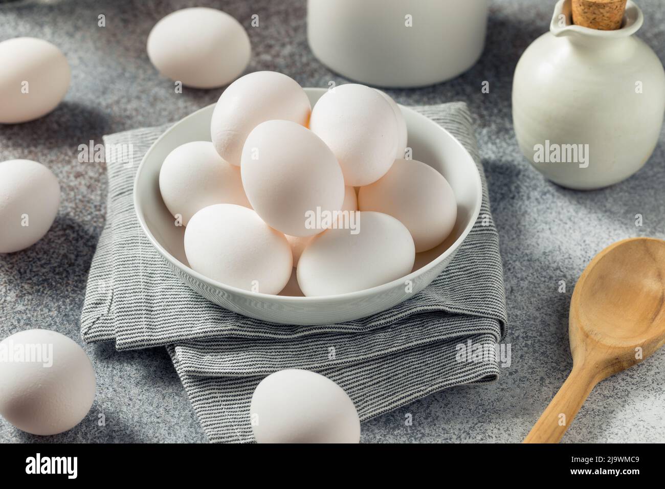 Raw Organic Cage Free White Eggs in a Group Stock Photo - Alamy