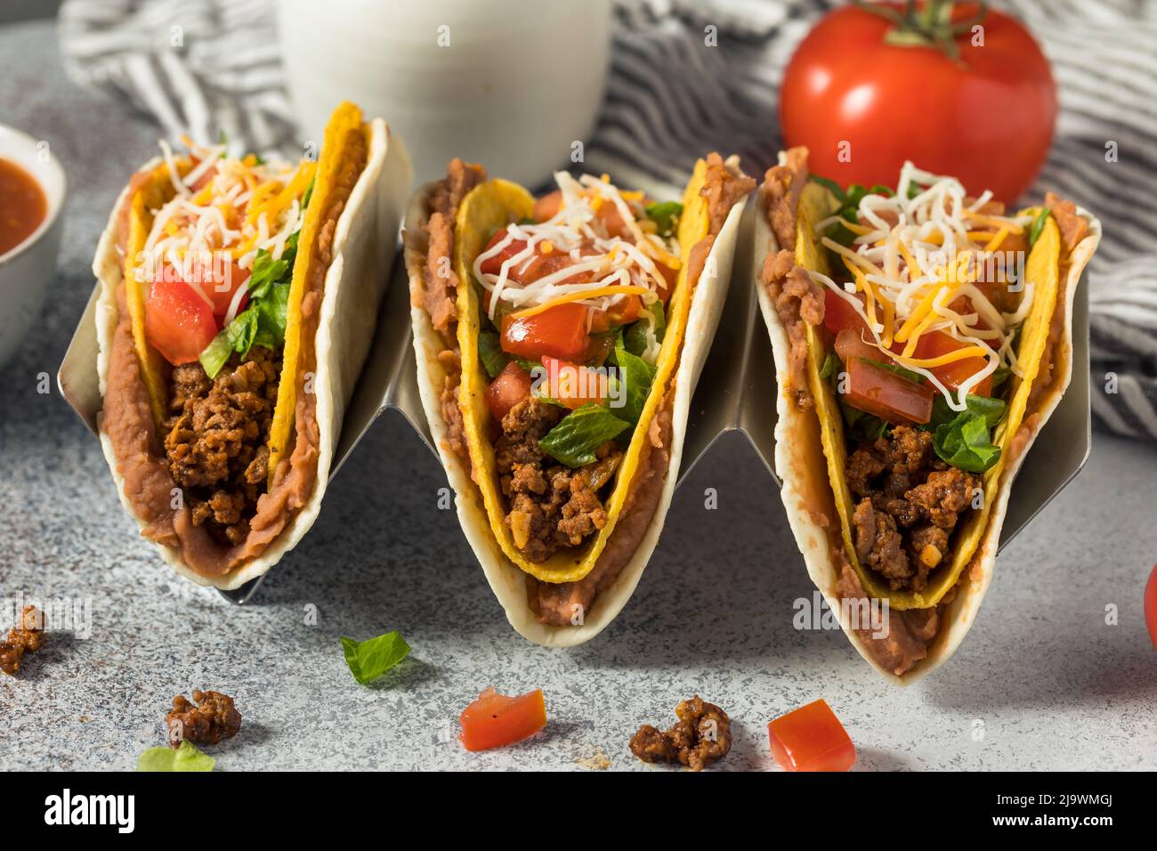 Taco cheese shells hi-res stock photography and images - Alamy