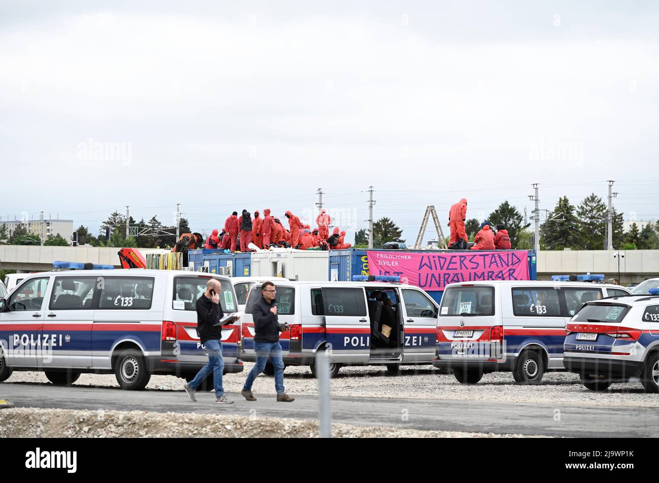 Vienna, Austria. 25th May 2022. Occupation of the city road ...