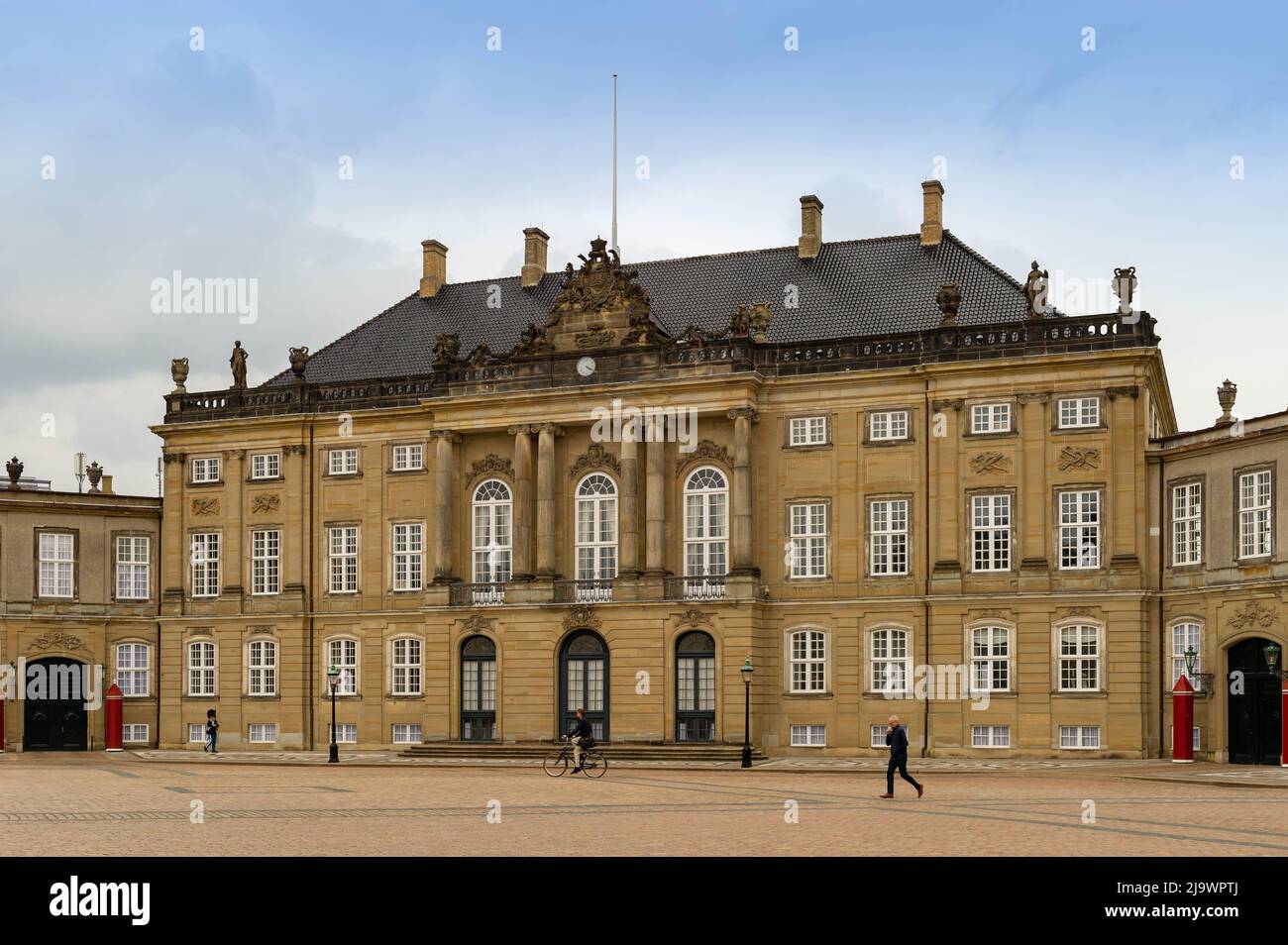 Amalienborg Palace, Copenhagen, Denmark Stock Photo - Alamy