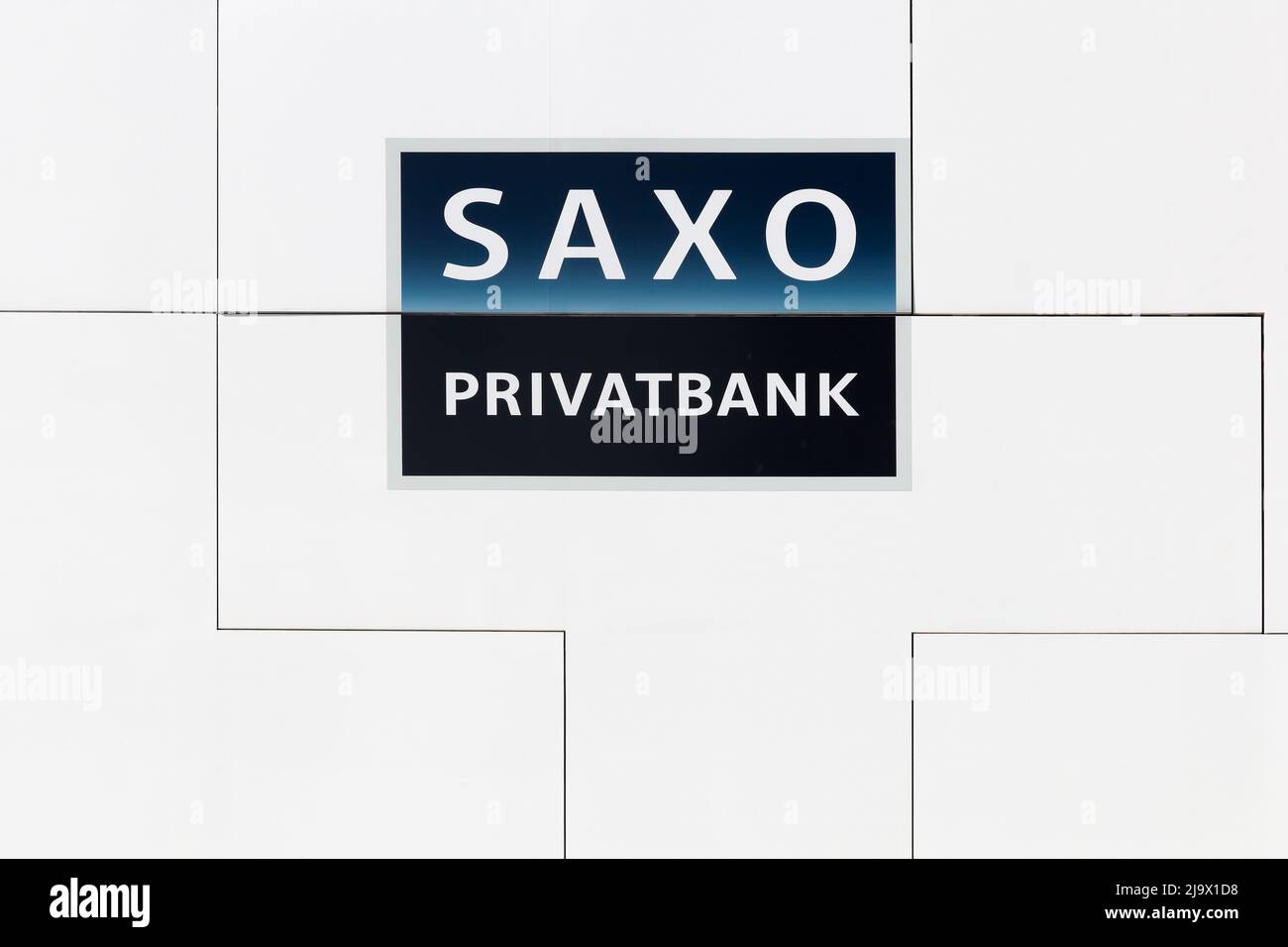 Symbol for online trading hi-res stock photography and images - Alamy