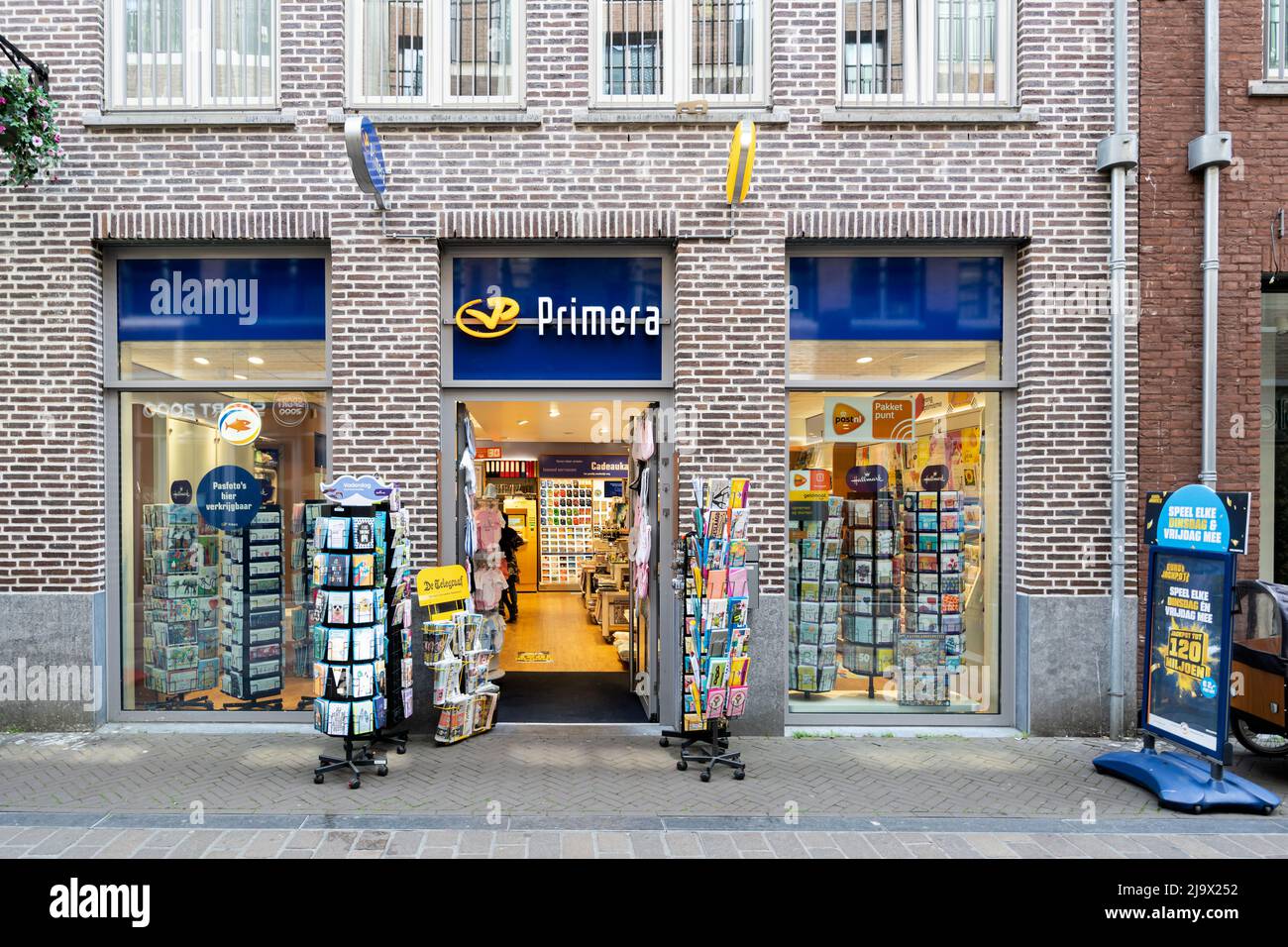 Primera store hi-res stock photography and images - Alamy