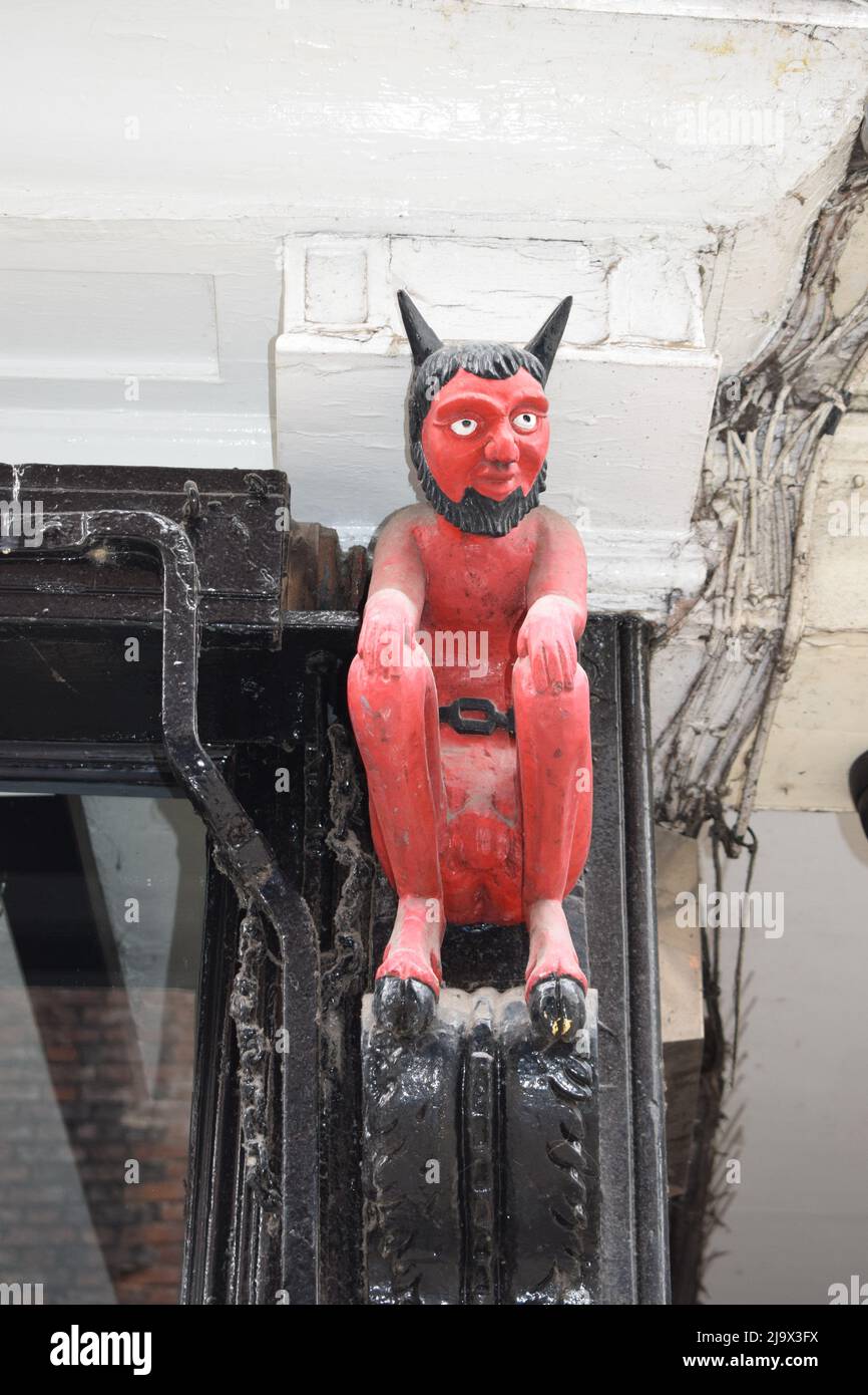 Red devil statue hi-res stock photography and images - Alamy
