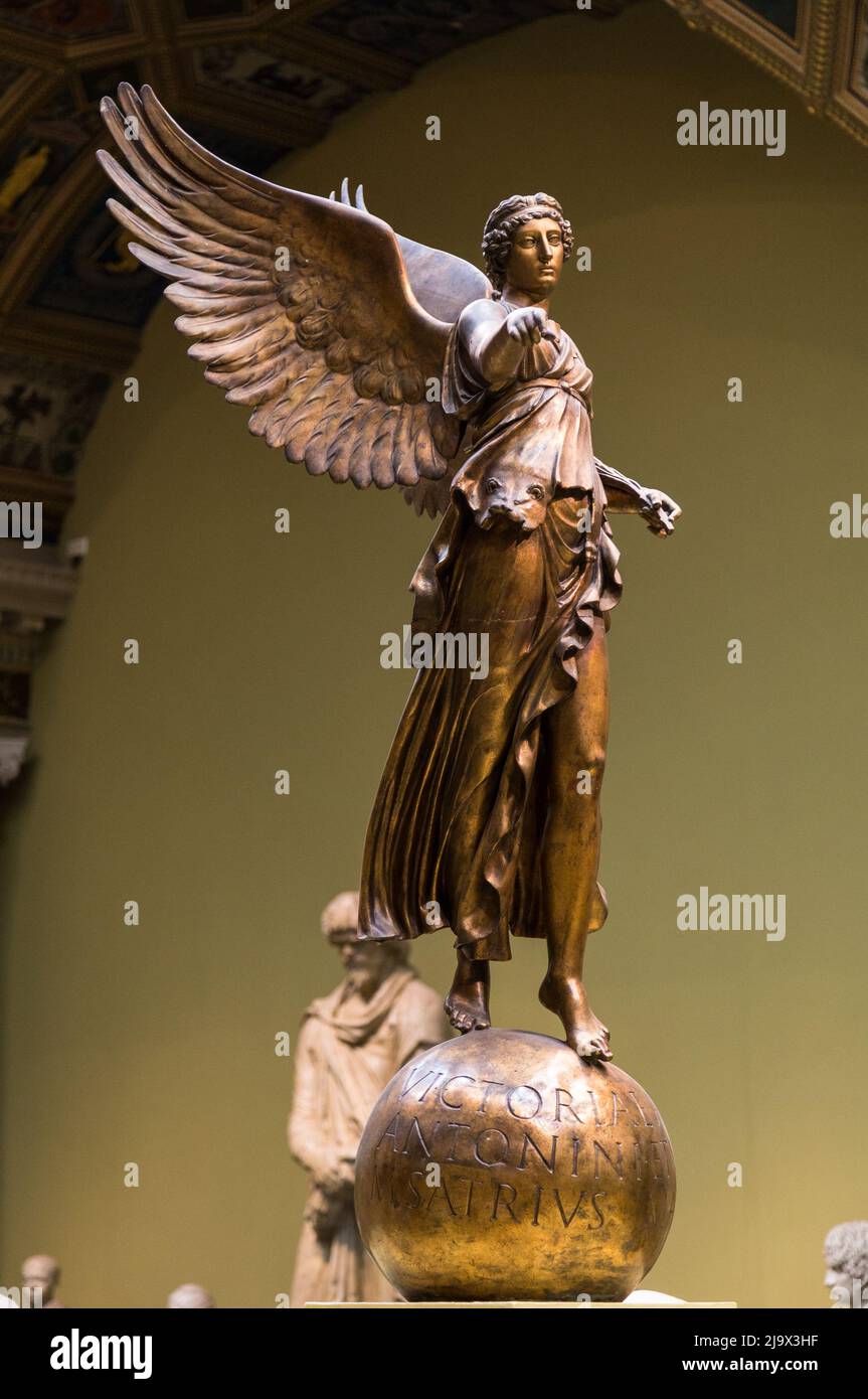 Statue of Victoria goddess of victory Stock Photo - Alamy