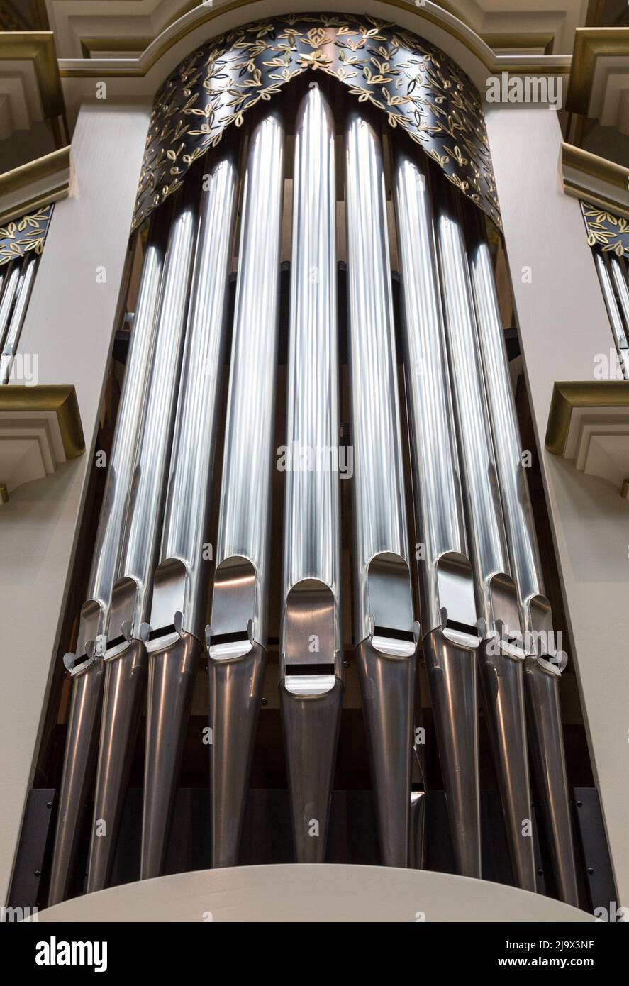 Wood organ hi-res stock photography and images - Alamy