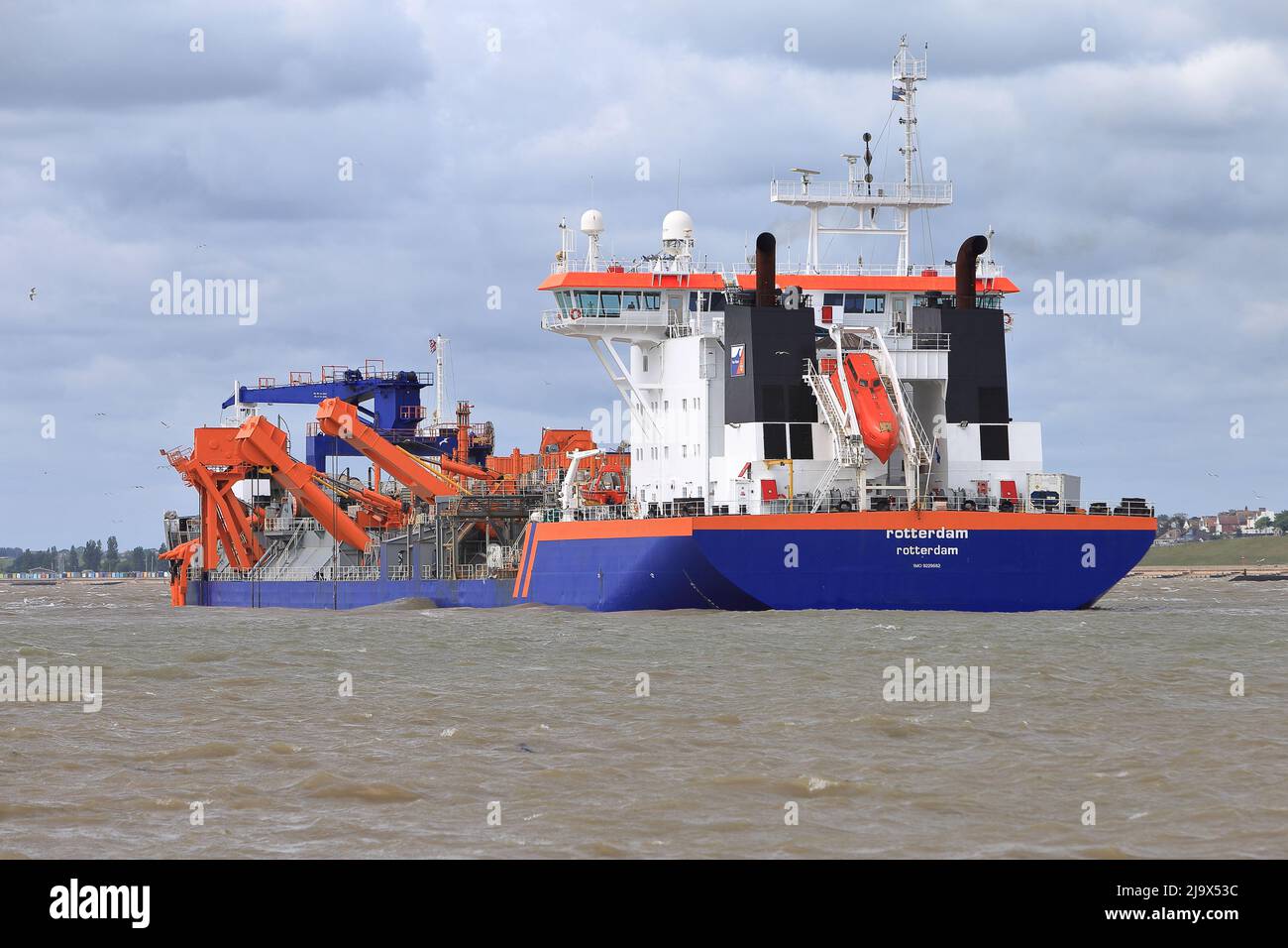 Trailing Suction Hopper Dredger Rotterdam working at the entrance to ...