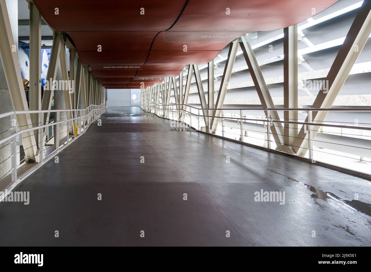 modern hall path of subway station Stock Photo - Alamy