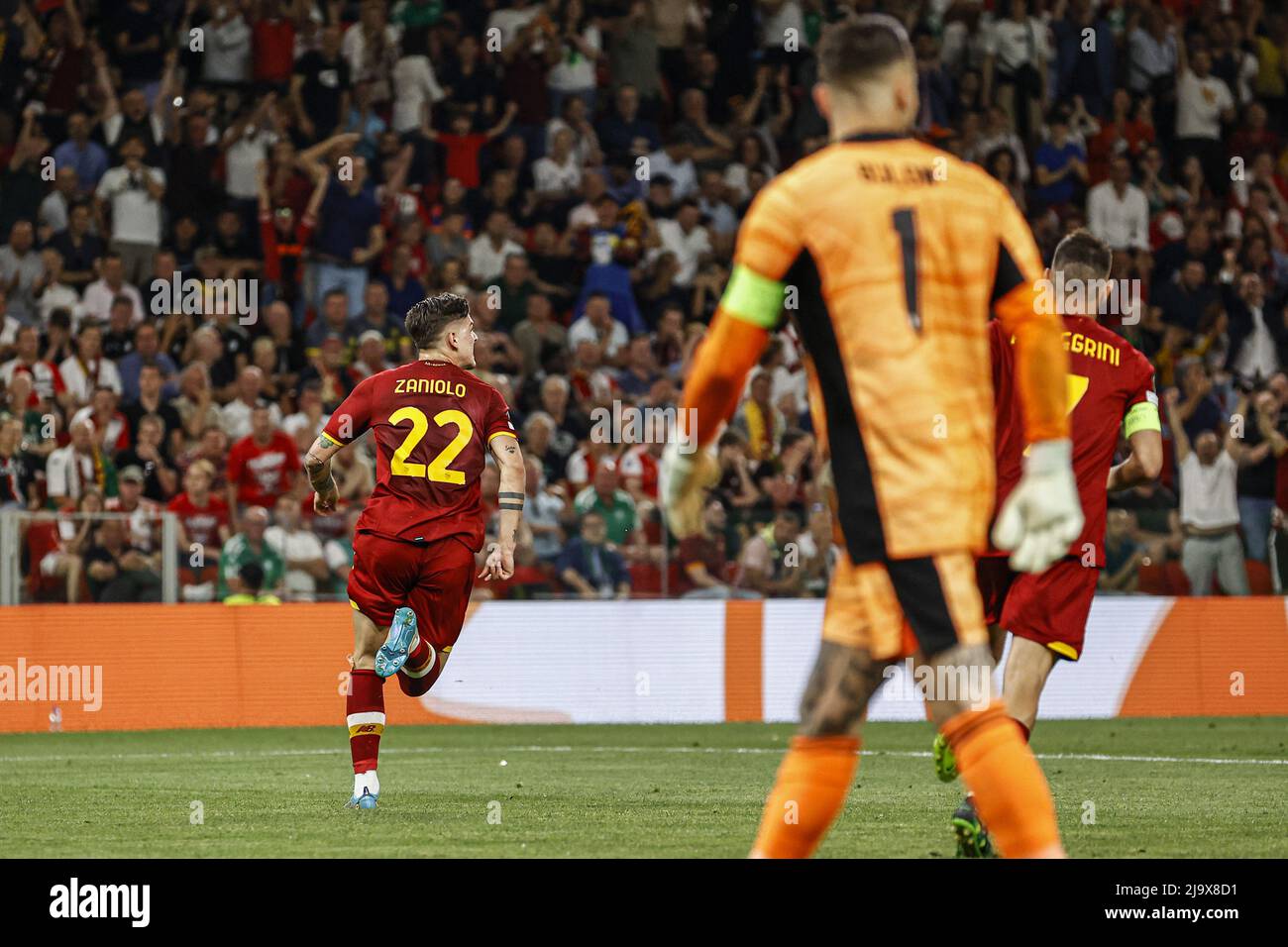 Tirana, Albania. 25th May, 2022. TIRANA - (lr) Nicolo Zaniolo of AS ...
