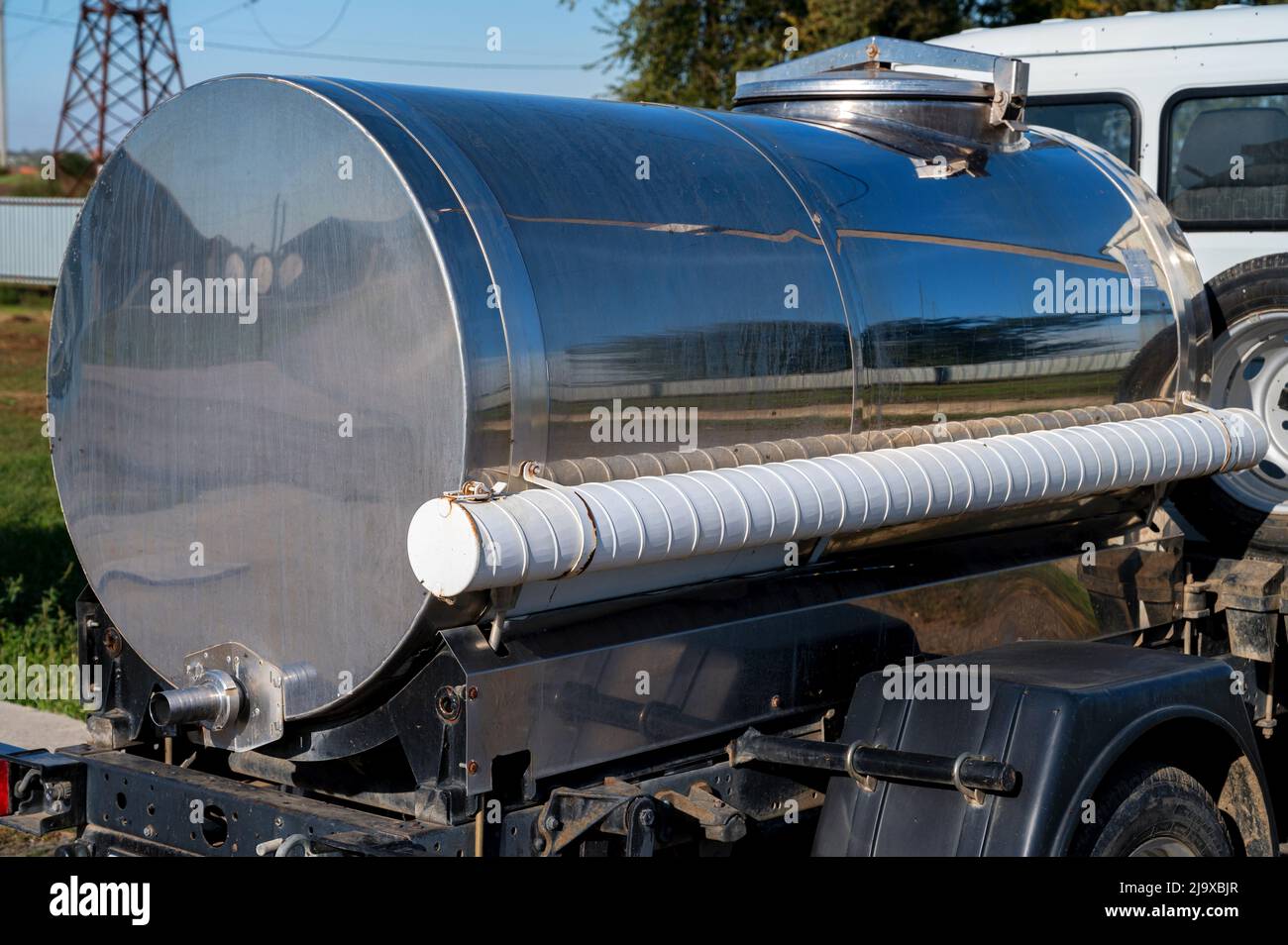 Milk tanker farm hi-res stock photography and images - Alamy