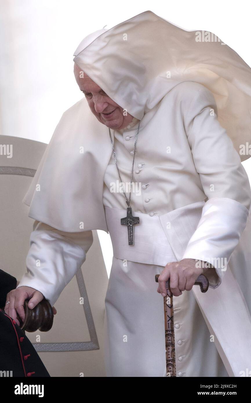 Papa francisco stick hi-res stock photography and images - Alamy