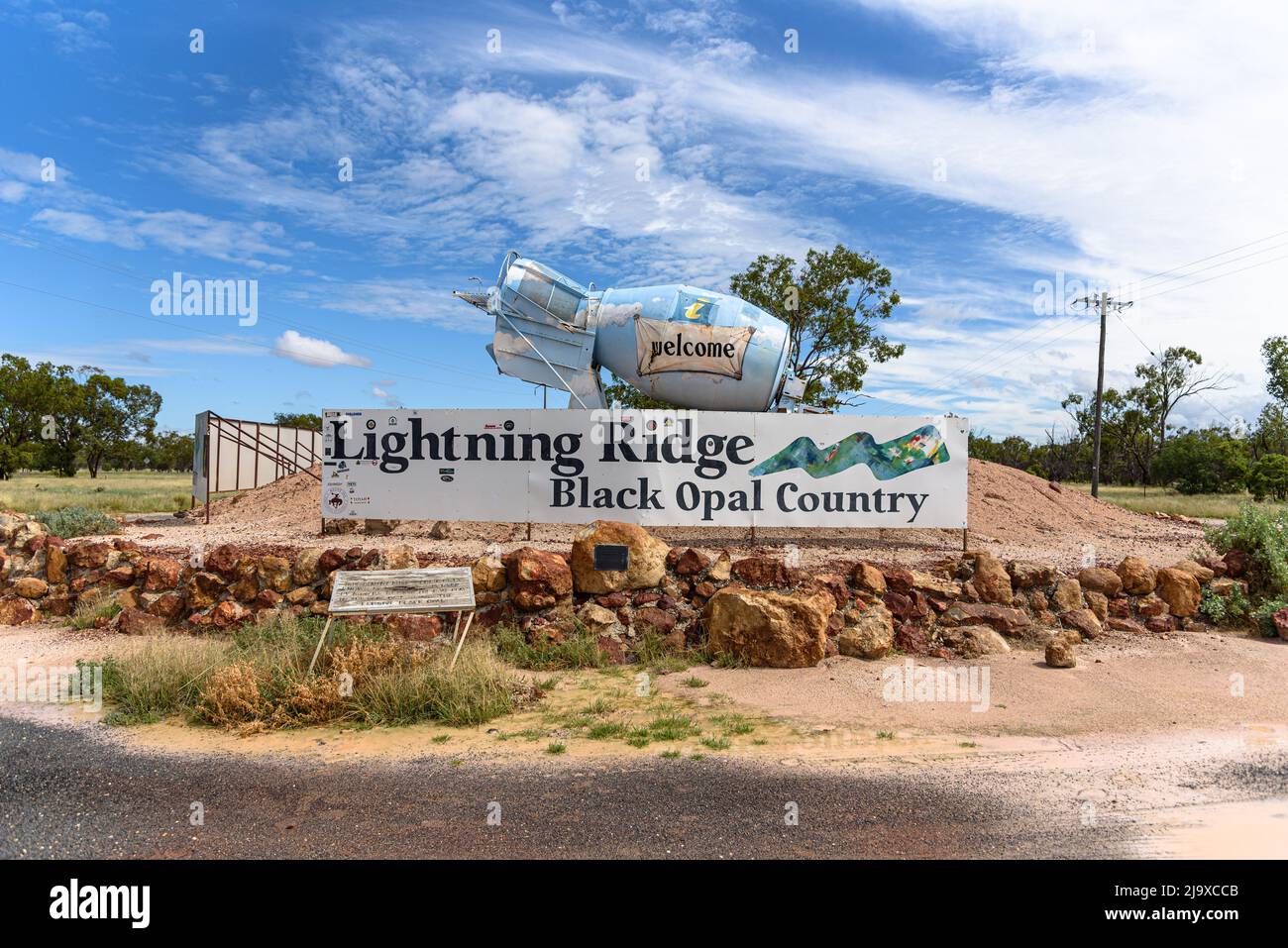 The welcome sign concrete mixer / cement truck in Lightning Ridge, New ...