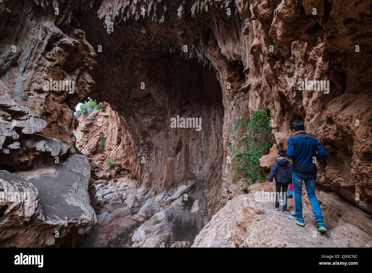 Imi N'Ifri natural bridge, Demnate, Atlas mountain range, morocco ...