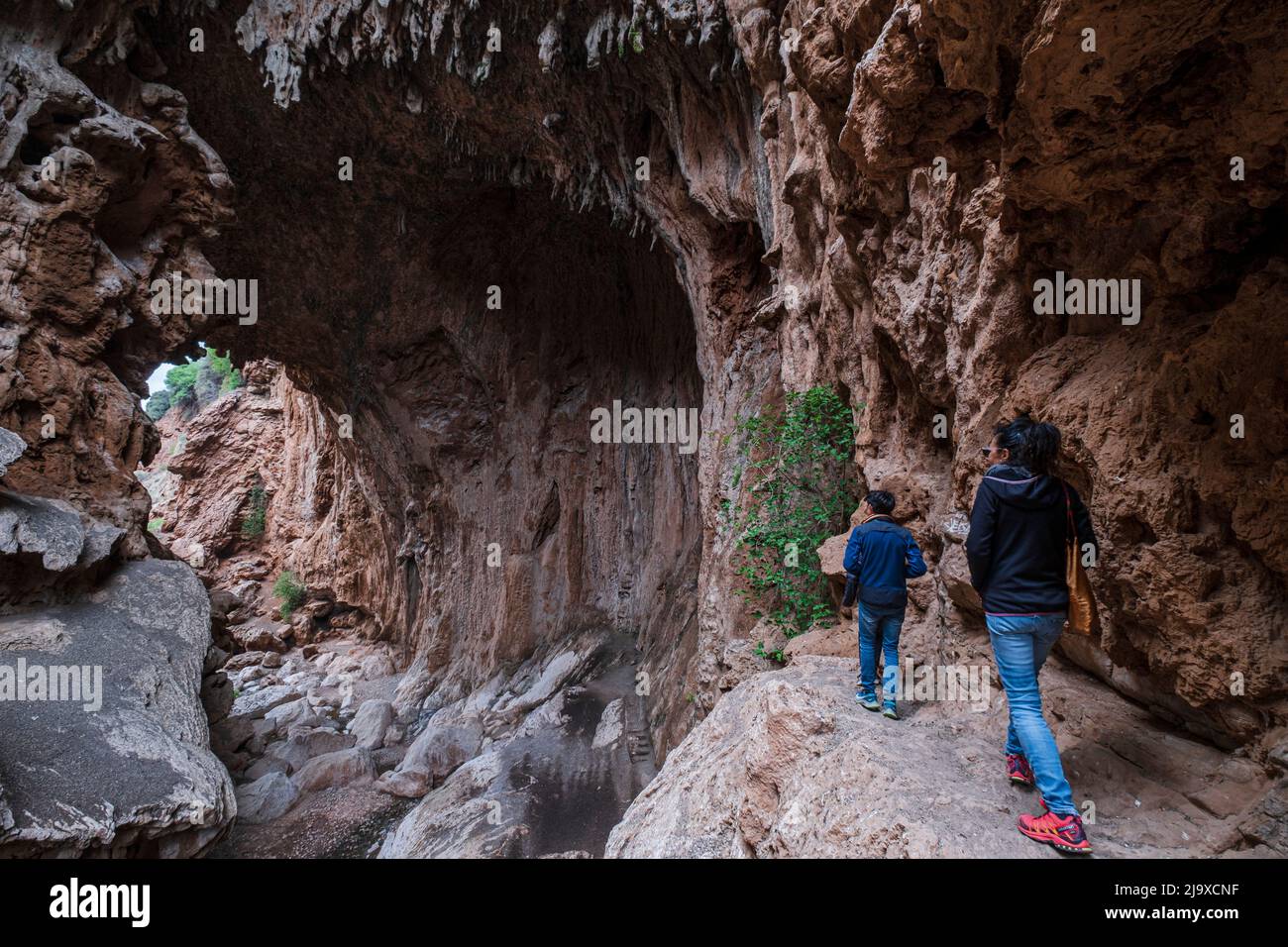 Imi N'Ifri natural bridge, Demnate, Atlas mountain range, morocco ...